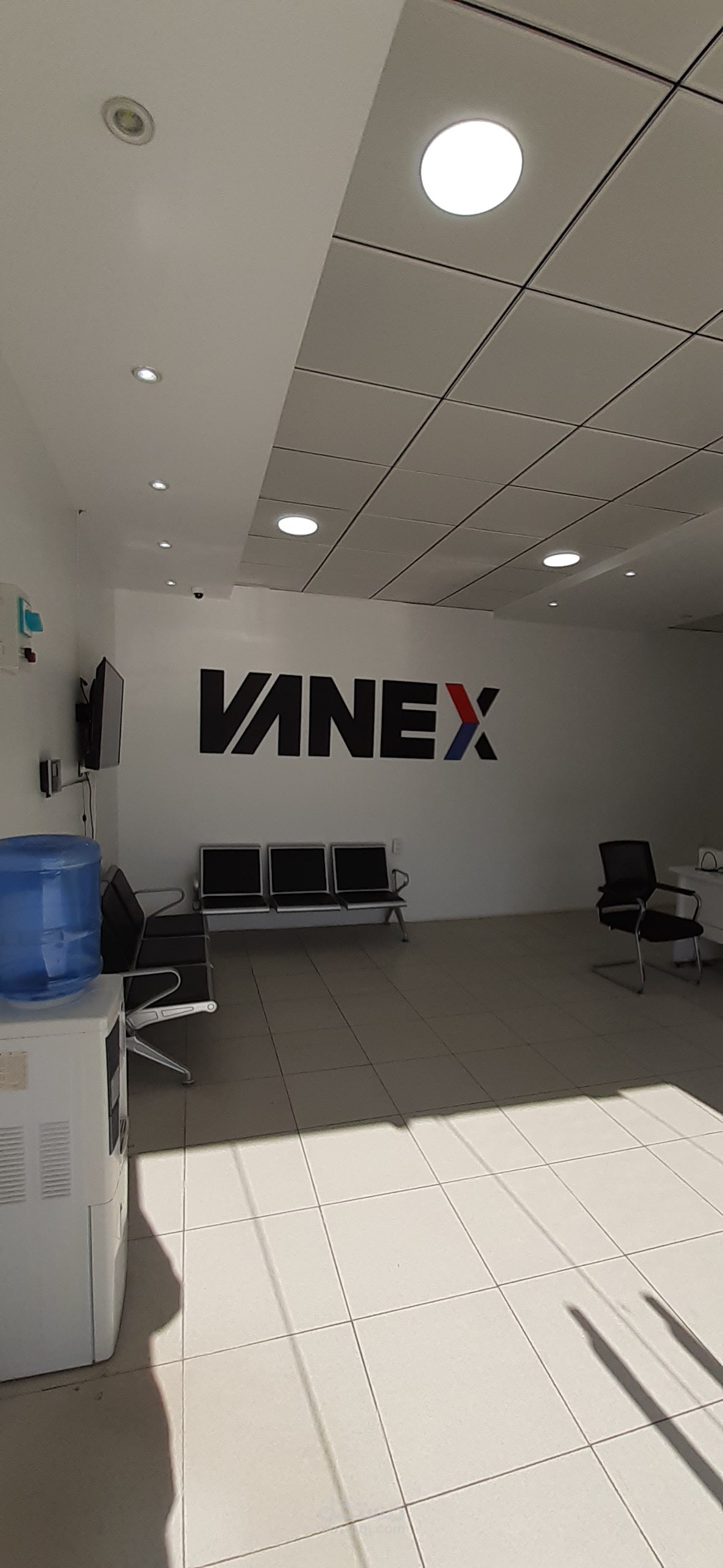 إدارة عمليات وإستقبال العملاء في فرع شركة VANEX مصراتة ليبيا | مستقل