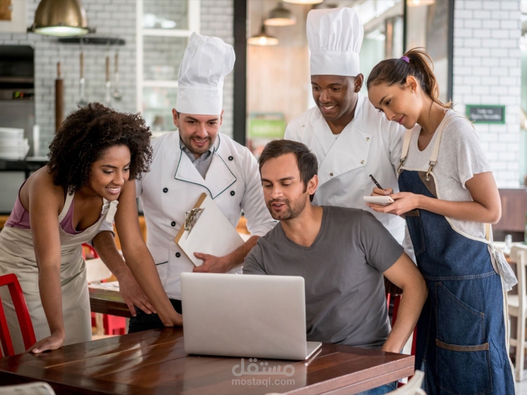 كيف تكون مدير مطعم ناجح | مستقل